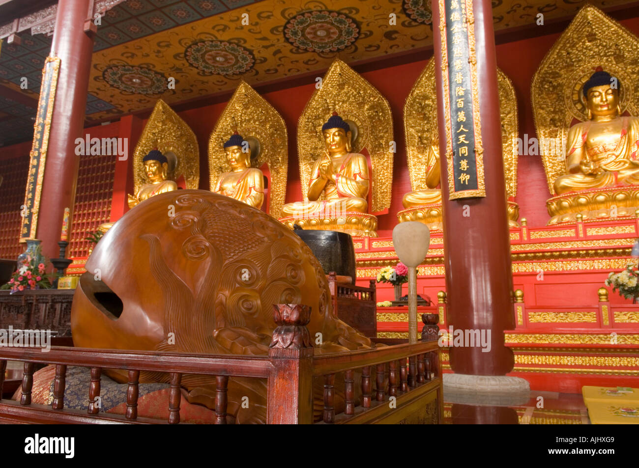 Bailin Zen Buddhist Temple s 10 000 Buddha Hall one of world s largest ...