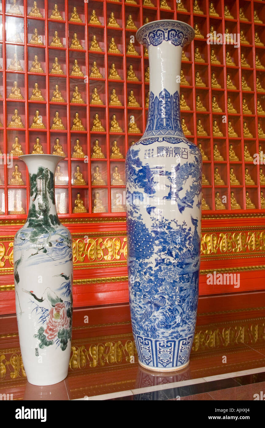 China vases in Bailin Zen Buddhist Temple s 10 000 Buddha Hall one of ...