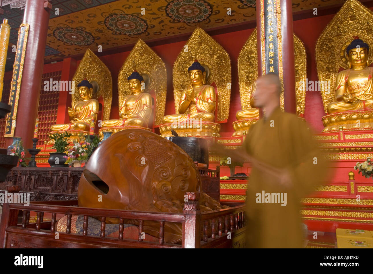 Bailin Zen Buddhist Temple s 10 000 Buddha Hall one of world s largest ...