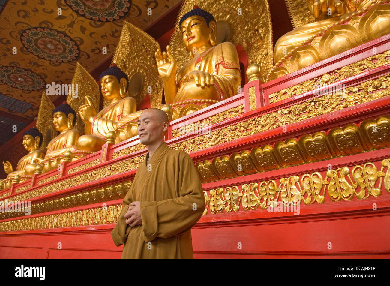 Bailin Zen Buddhist Temple s 10 000 Buddha Hall one of world s largest ...