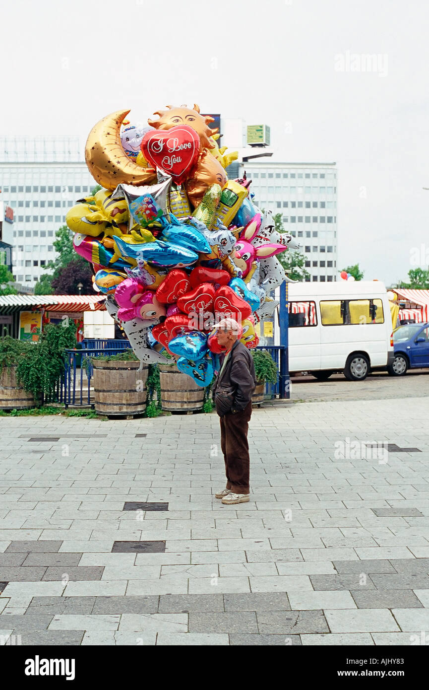 Man selling balloons hi-res stock photography and images - Alamy
