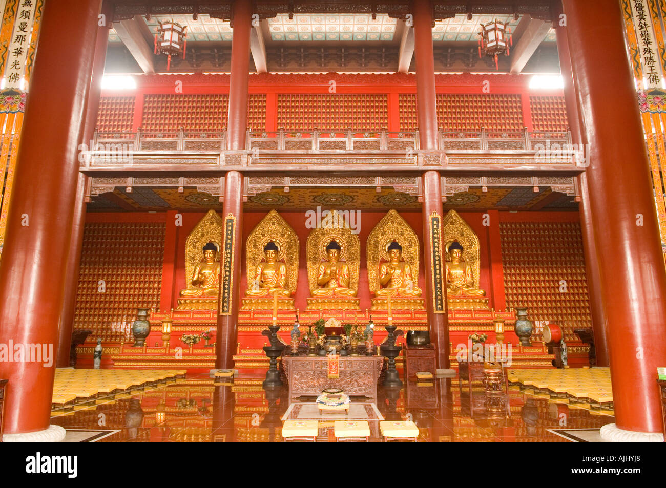 Bailin Zen Buddhist Temple s 10 000 Buddha Hall one of world s largest ...