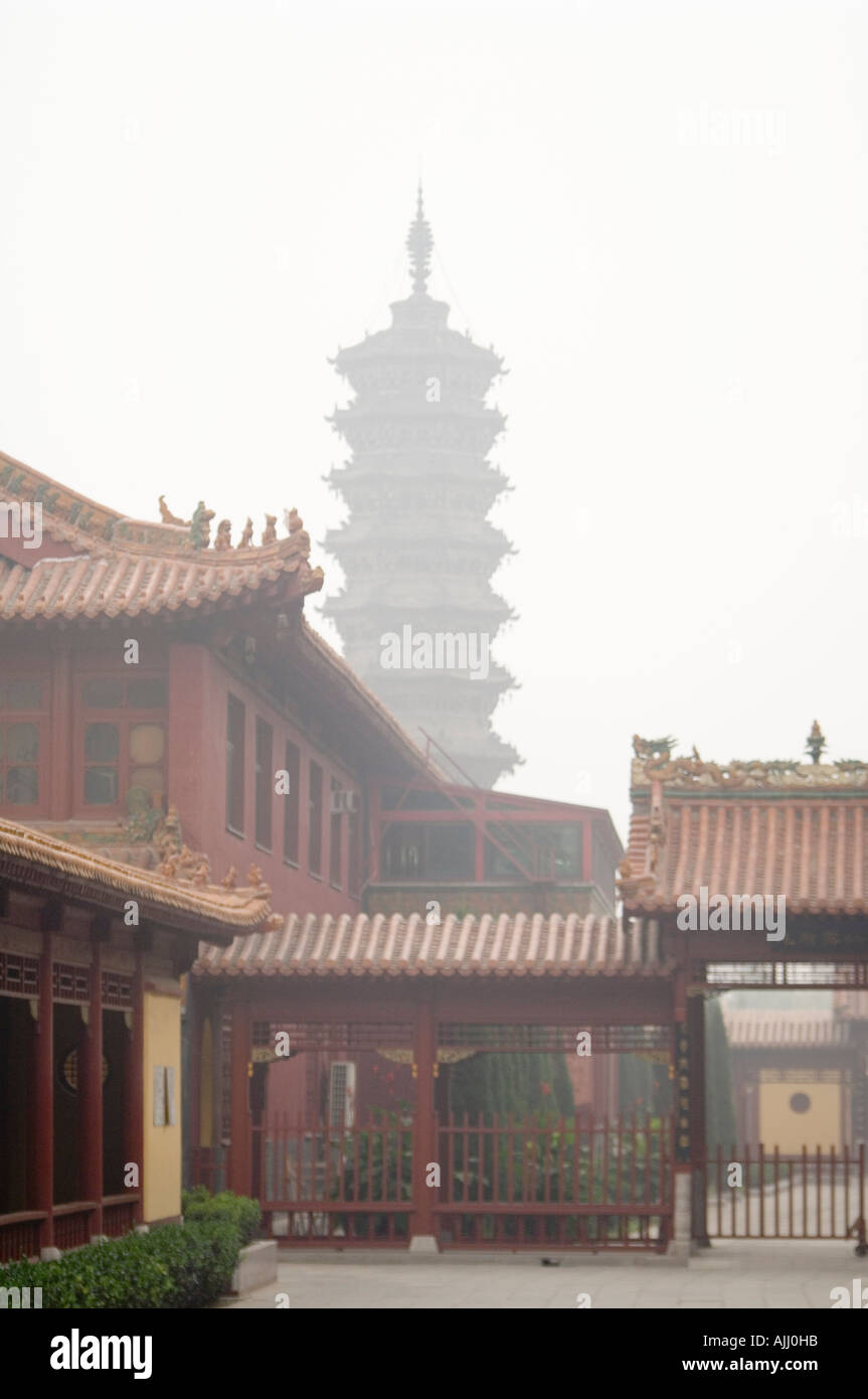 Bailin temple hi-res stock photography and images - Alamy