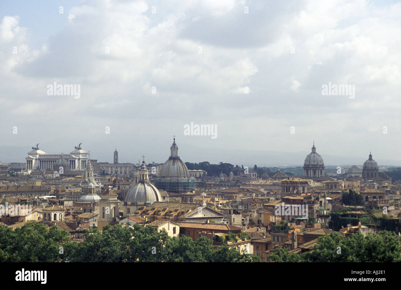 Roman style rooftops hi-res stock photography and images - Alamy