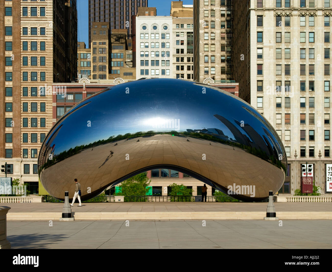 Chicago, The Loop Kapoor Sculpture Cloud Stock Photo - Alamy