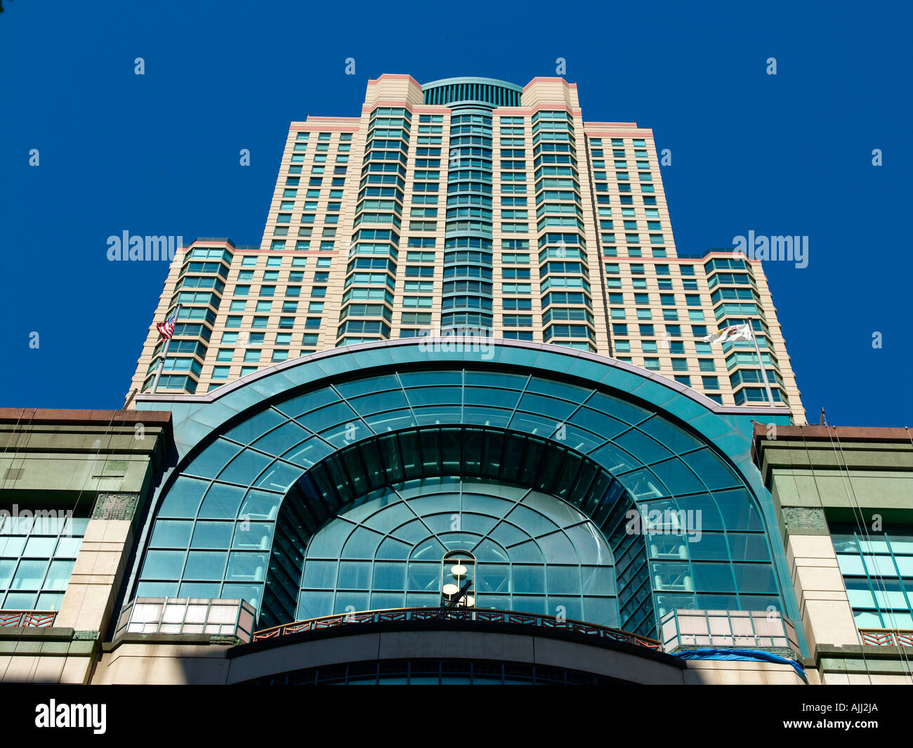Michigan Avenue, Magnificent Mile Building Stock Photo - Alamy