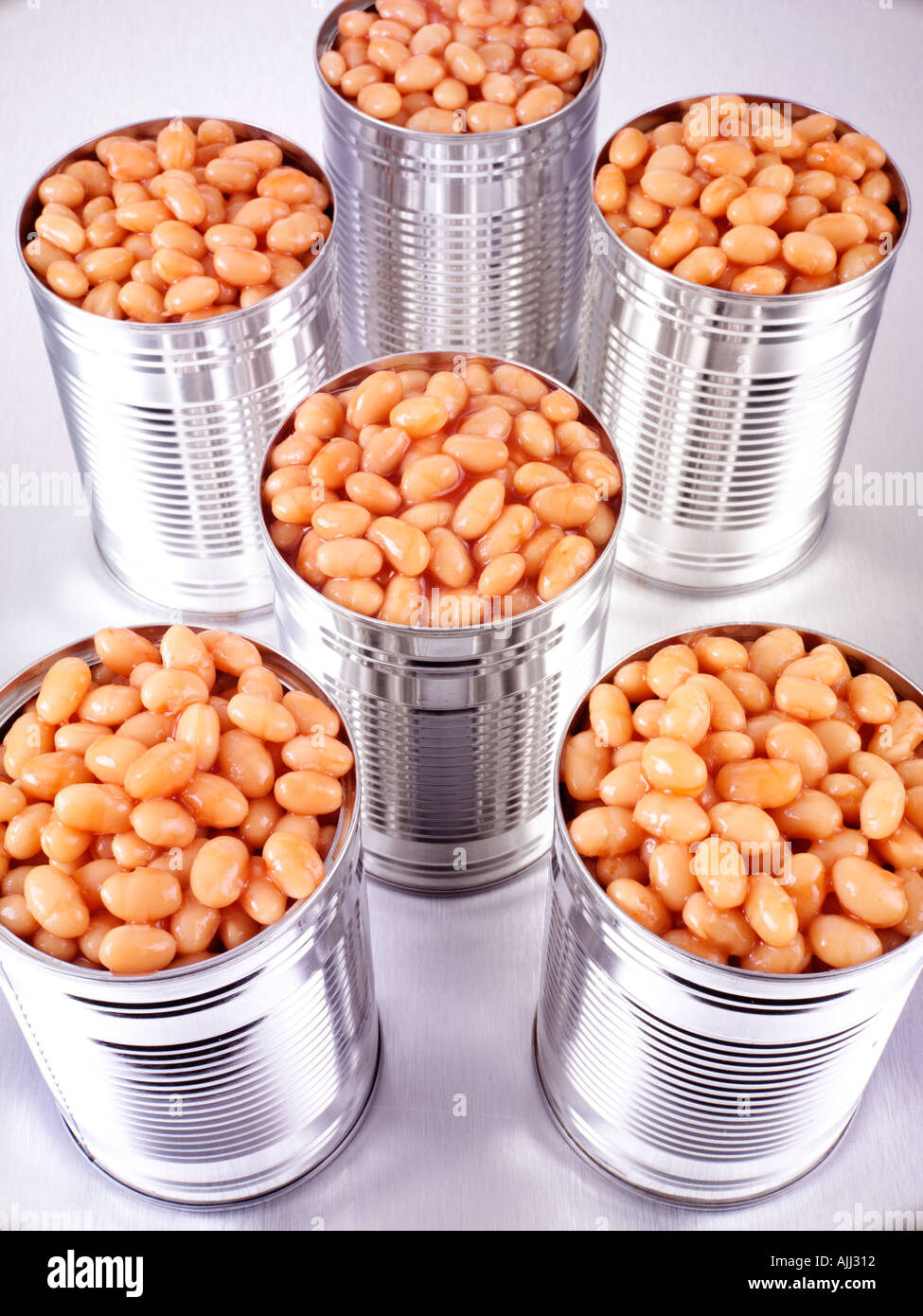 Open tin baked beans tomato sauce hi-res stock photography and images ...