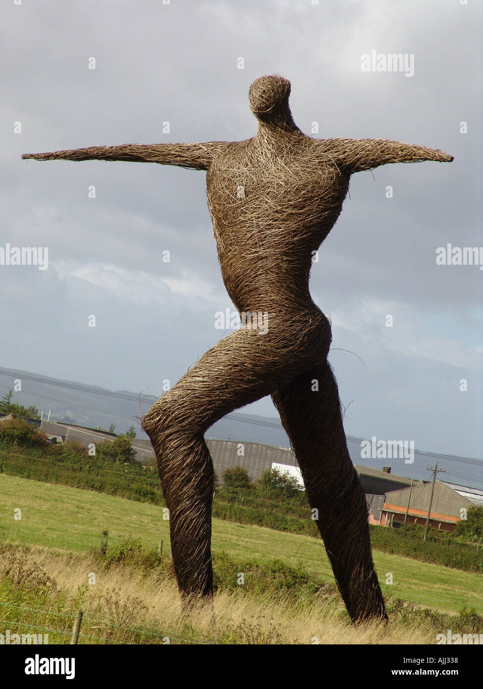 Willow weaving sculpture hi-res stock photography and images - Alamy