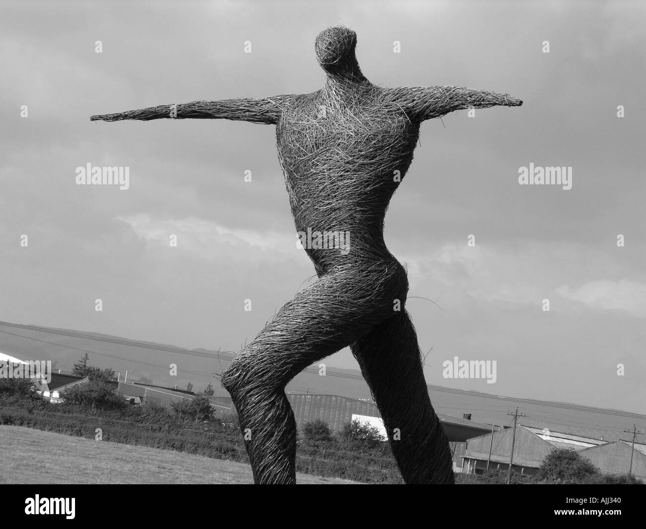 Willow man sculpture hi-res stock photography and images - Alamy