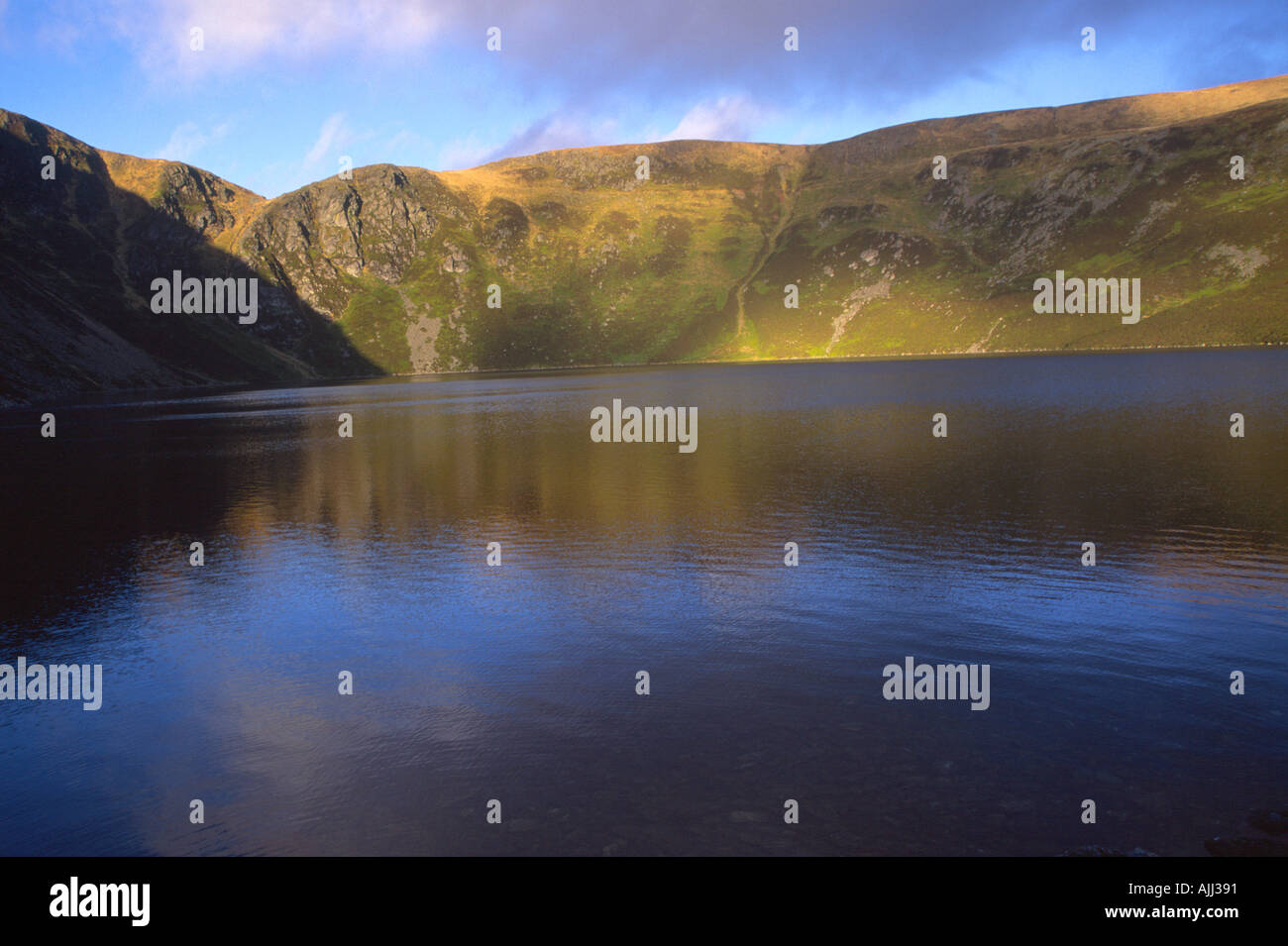 Glaciated corrie hi-res stock photography and images - Alamy