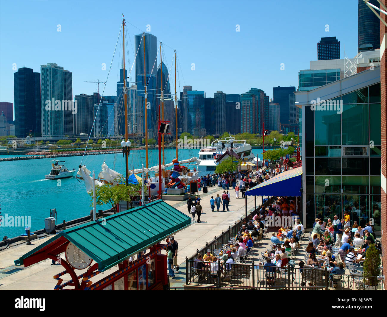 Chicago Navy Pier Restaurant & Skyline Stock Photo - Alamy