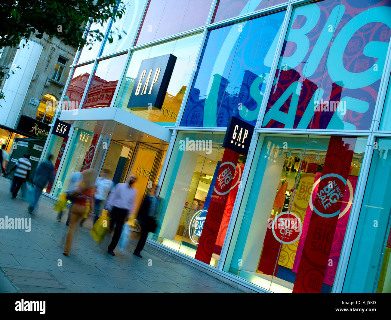 Gap store hi-res stock photography and images - Alamy