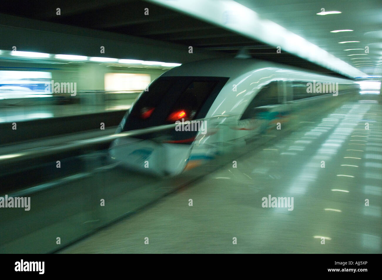 Maglev Train between Shanghai city and Pudong International Airport ...