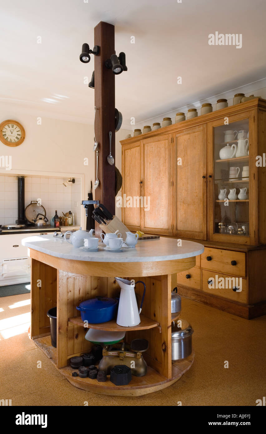 Country kitchen aga hi-res stock photography and images - Alamy
