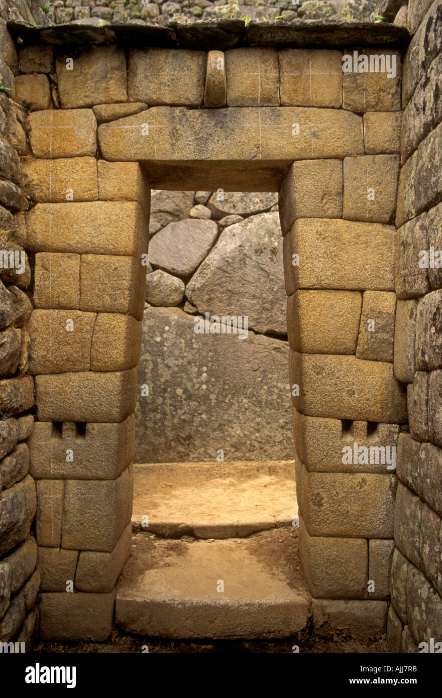 Inca doorway stonework machu picchu hi-res stock photography and images ...