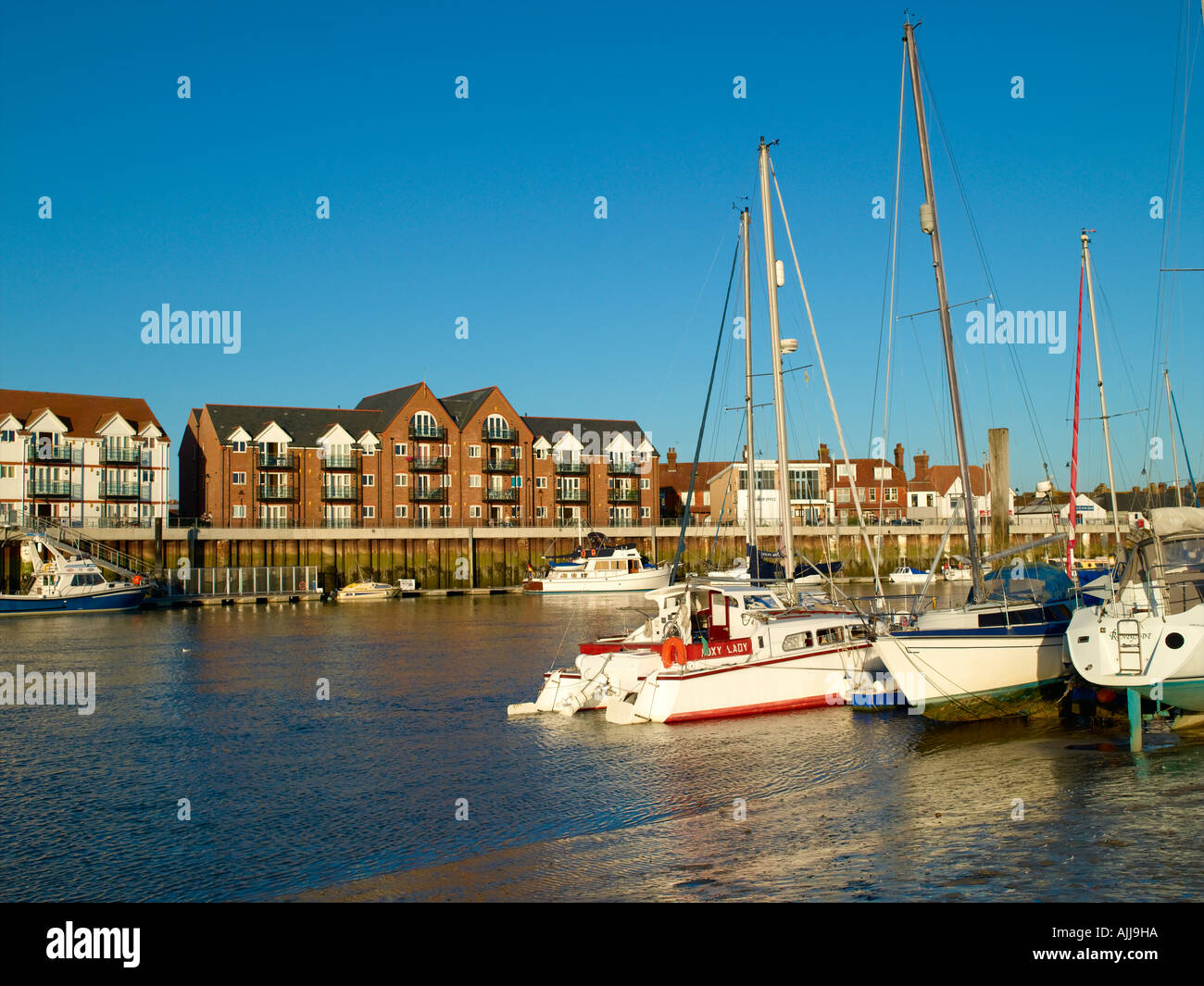 Littlehampton west sussex boat hi-res stock photography and images - Alamy