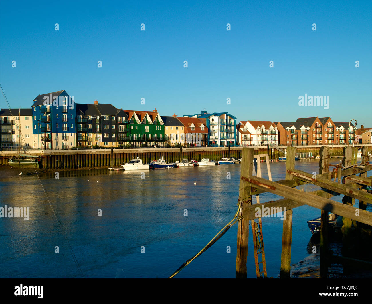 Littlehampton building seaside hi-res stock photography and images - Alamy