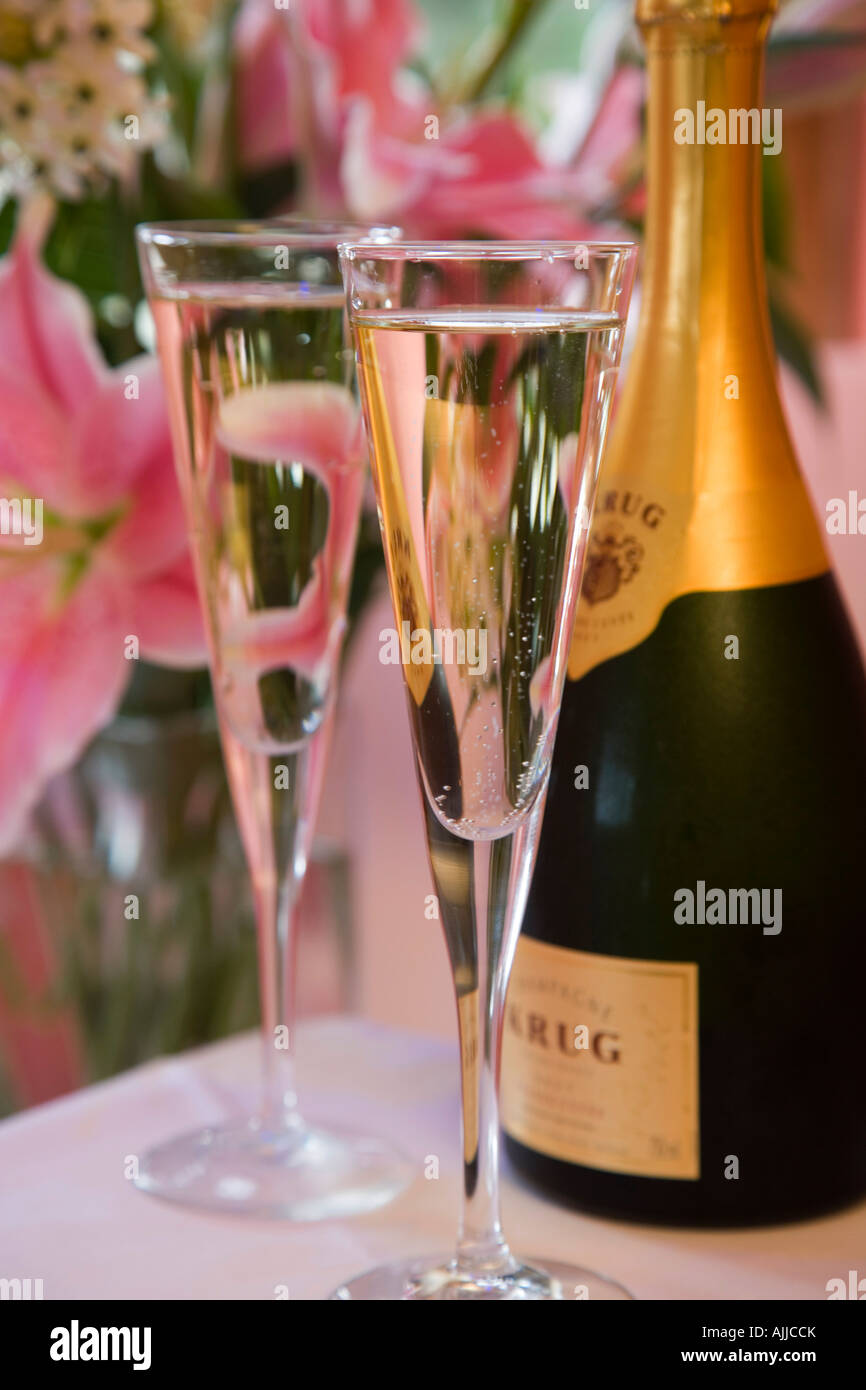 French champagne glasses hi-res stock photography and images - Alamy
