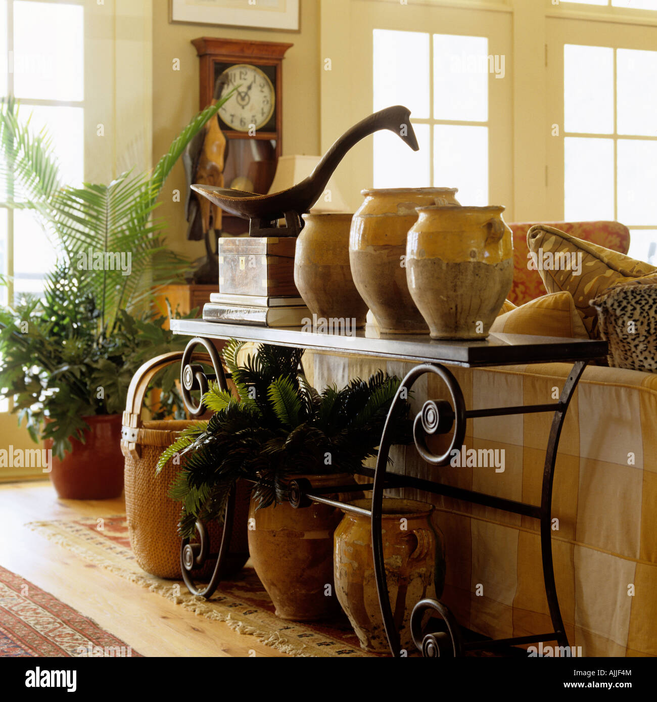 Terracotta console hi-res stock photography and images - Alamy