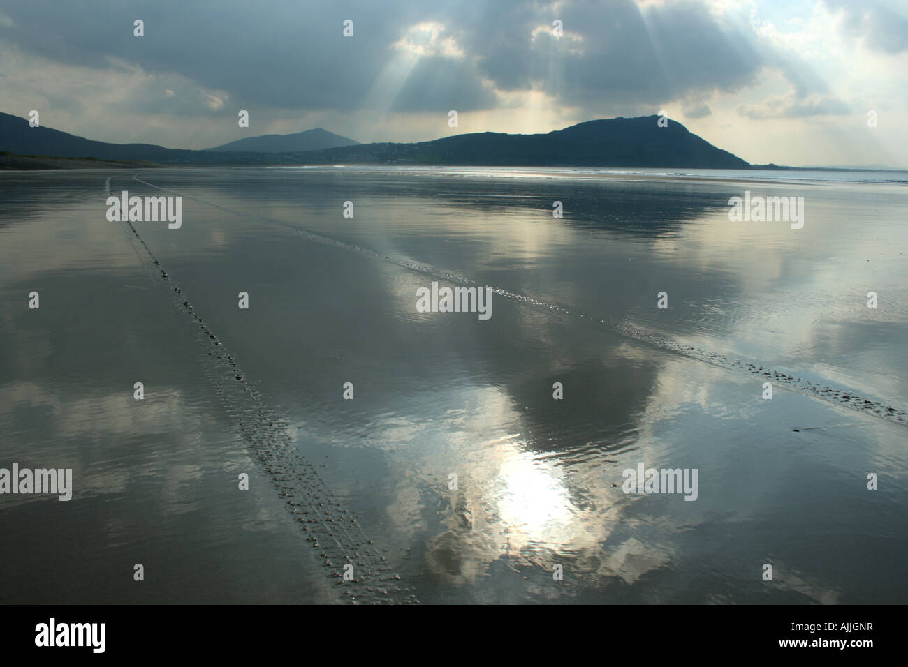'mirror' sand at Pollan beach, Ballyliffen, Isle of Doagh, Donegal ...