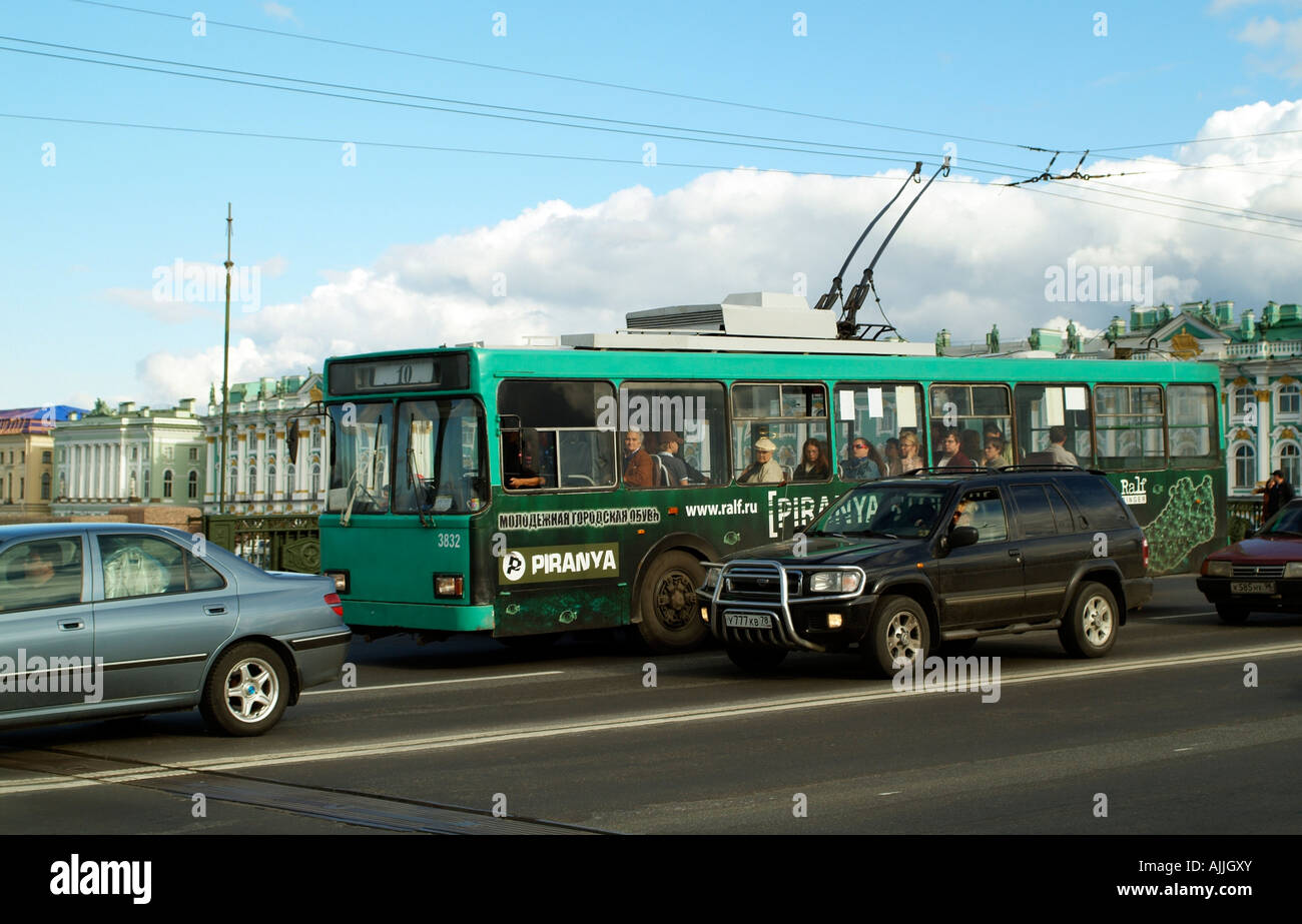 Trolley Bus Commuter Tram on Dvortsovy Bridge St Petersburg Russia ...