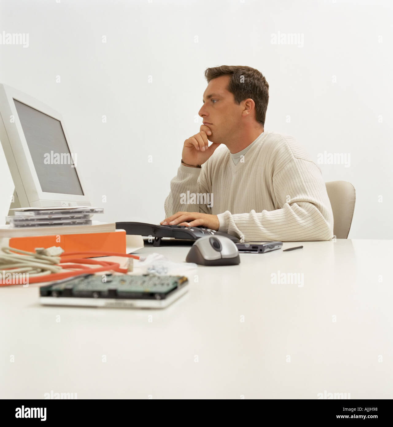 Hi tech office worker hi-res stock photography and images - Alamy