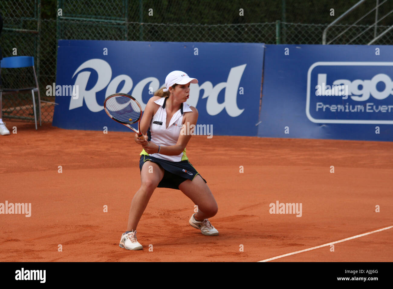 Estoril Open 2007 - Women's 1st round qualifying - Neha Uberoi vs M ...