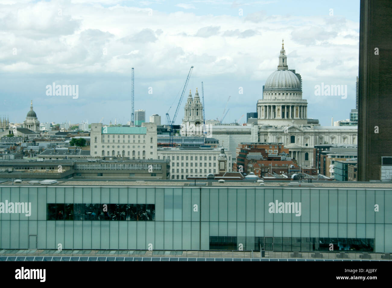 Tate modren hi-res stock photography and images - Alamy