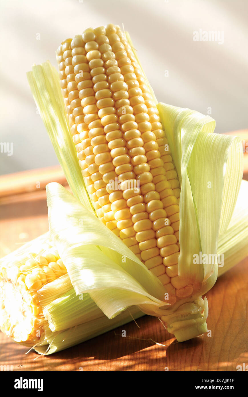 Close up of a corn on the cob Stock Photo - Alamy