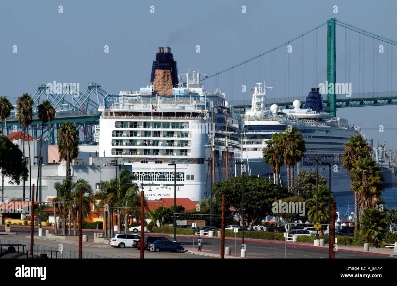 Los angeles cruise terminal hi-res stock photography and images - Alamy