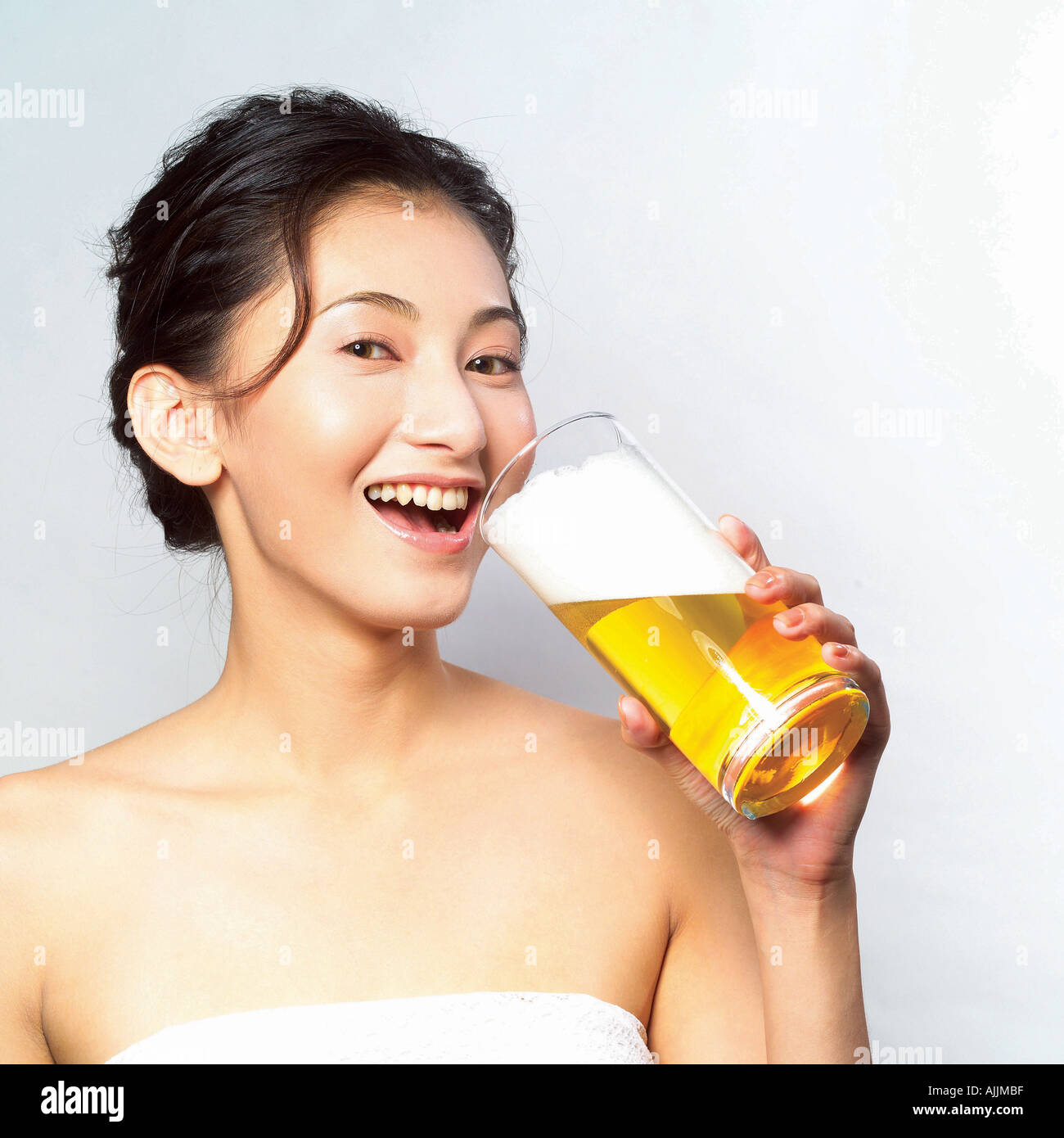 One woman beer glass hi-res stock photography and images - Alamy