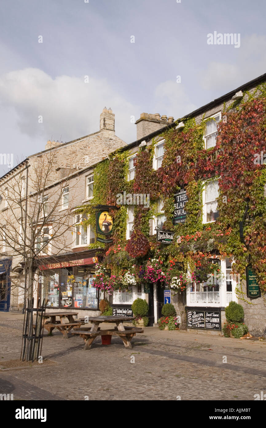 Hotel ivy autumn leyburn yorkshire uk hi-res stock photography and ...