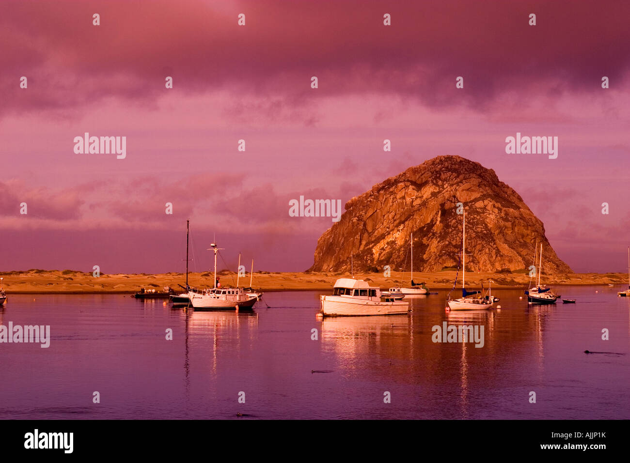 Chumash boat hi-res stock photography and images - Alamy