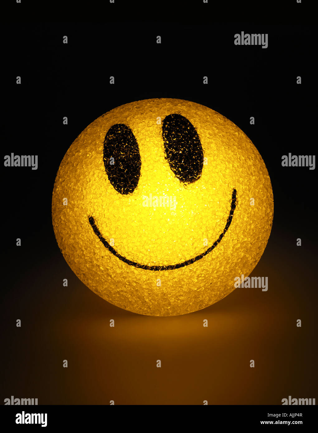 Smiley face yellow eyes mouth hi-res stock photography and images - Alamy