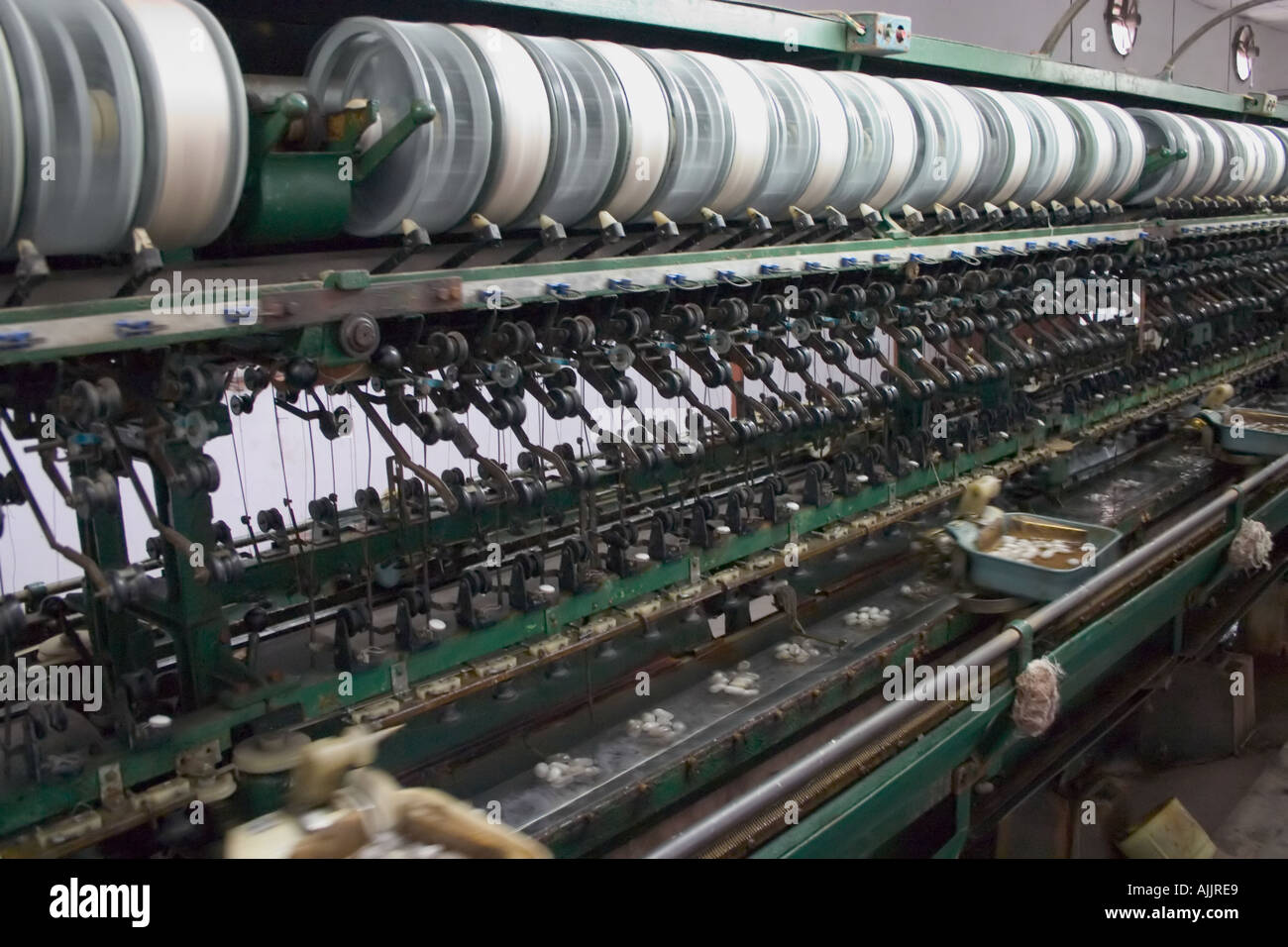 Chinese silk production hi-res stock photography and images - Alamy