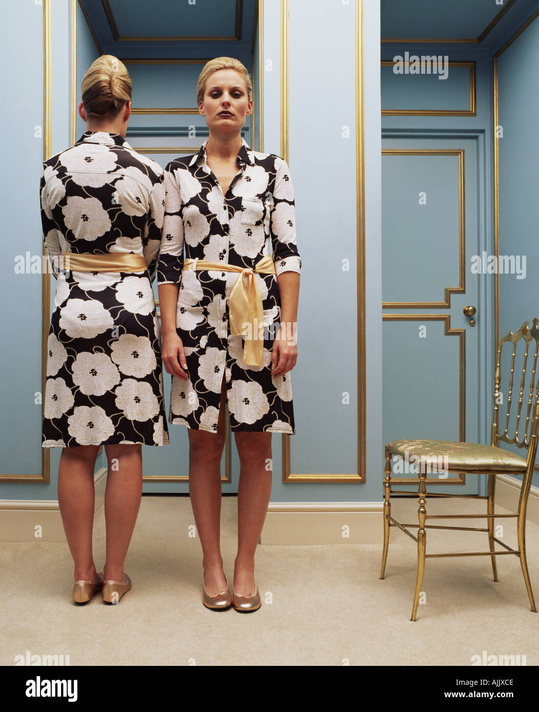 Same but opposite hi-res stock photography and images - Alamy