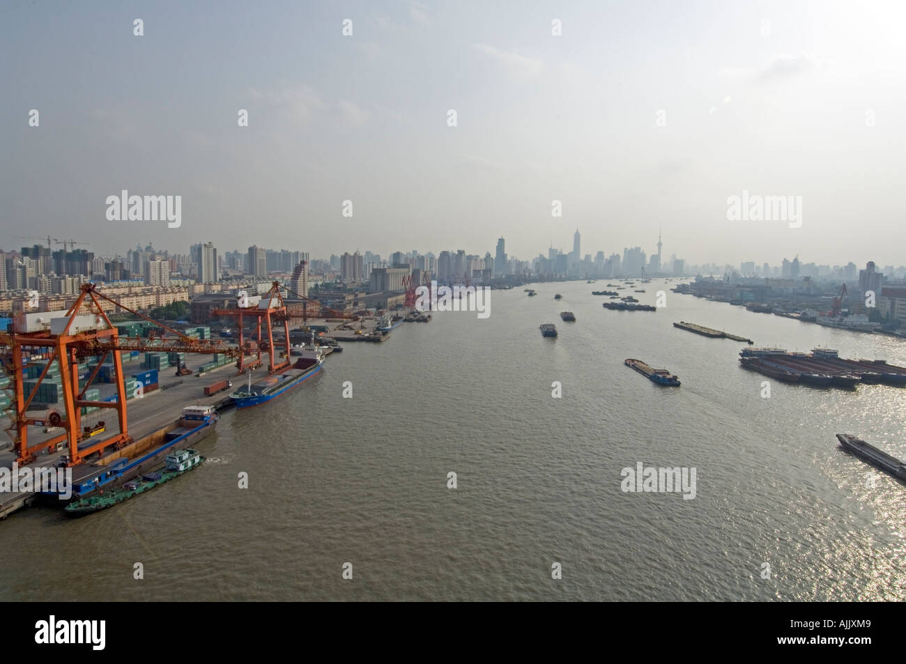 Chinese shipyards hi-res stock photography and images - Alamy