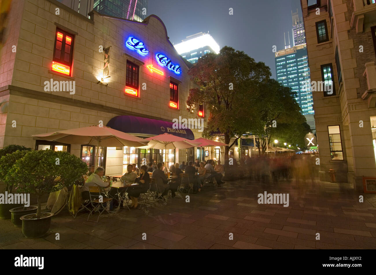 Night life in Shanghai Xintiandi, a new restauarants and bars area ...