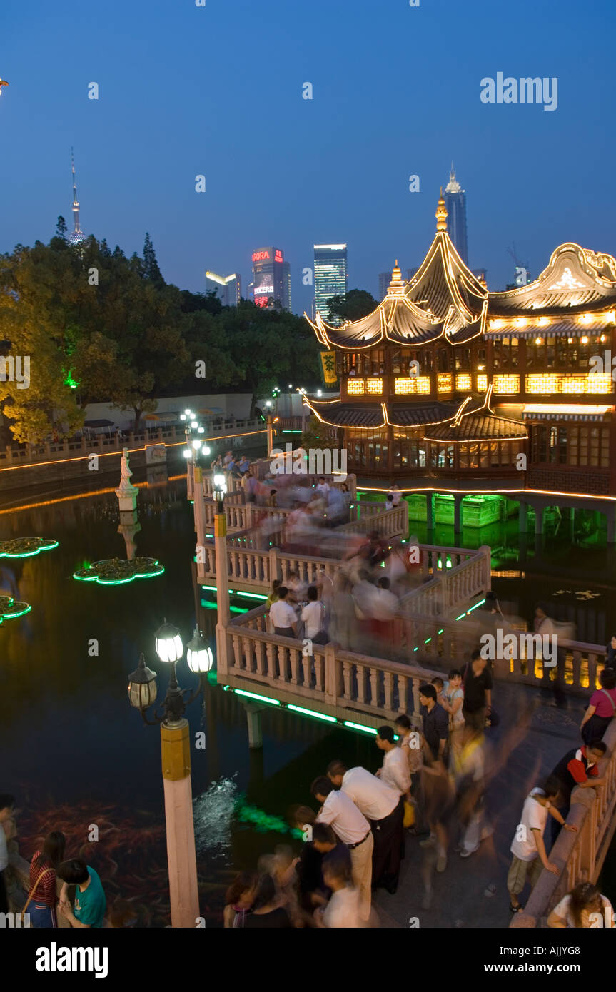 Yuyuan garden zig zag bridge hi-res stock photography and images - Alamy