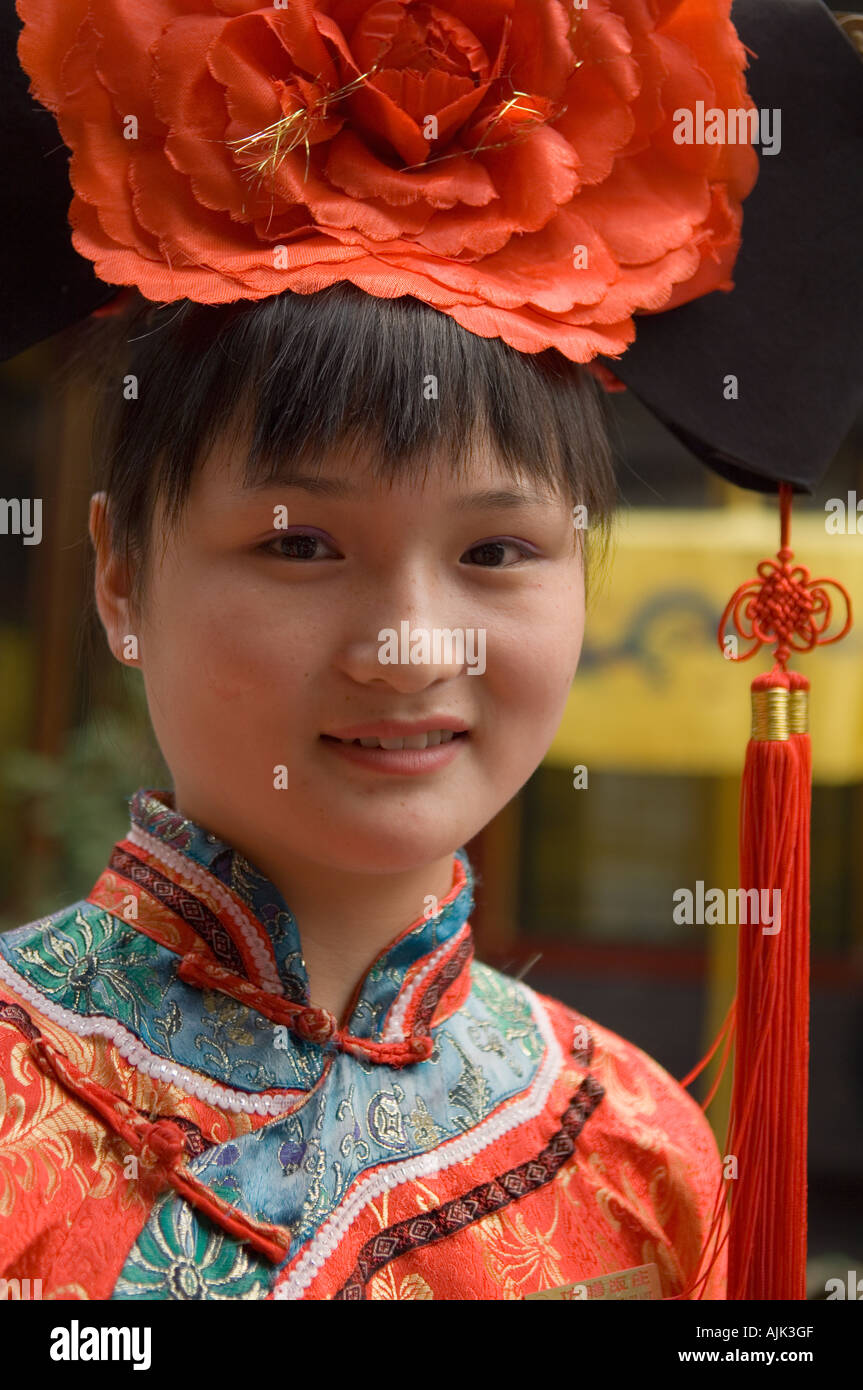 Manchu Women Wearing Traditional Dress Stock Photo - Alamy
