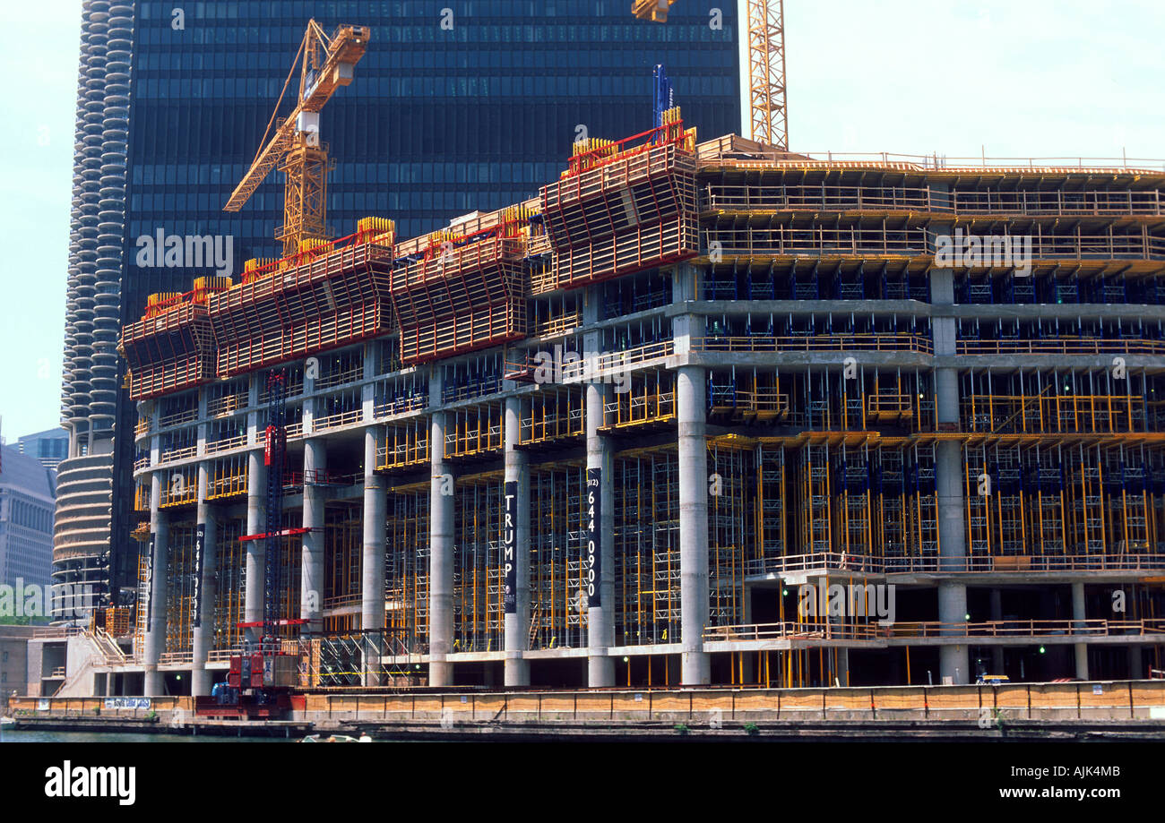 Construction of the Trump Tower along the Chicago River in Chicago, Ill ...