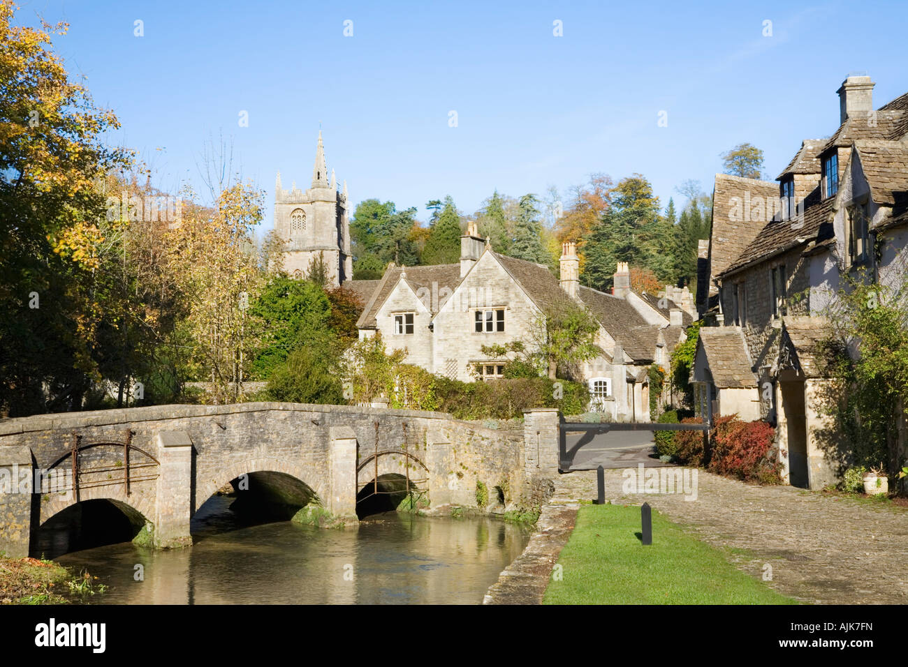 Castle coombe autumn hi-res stock photography and images - Alamy