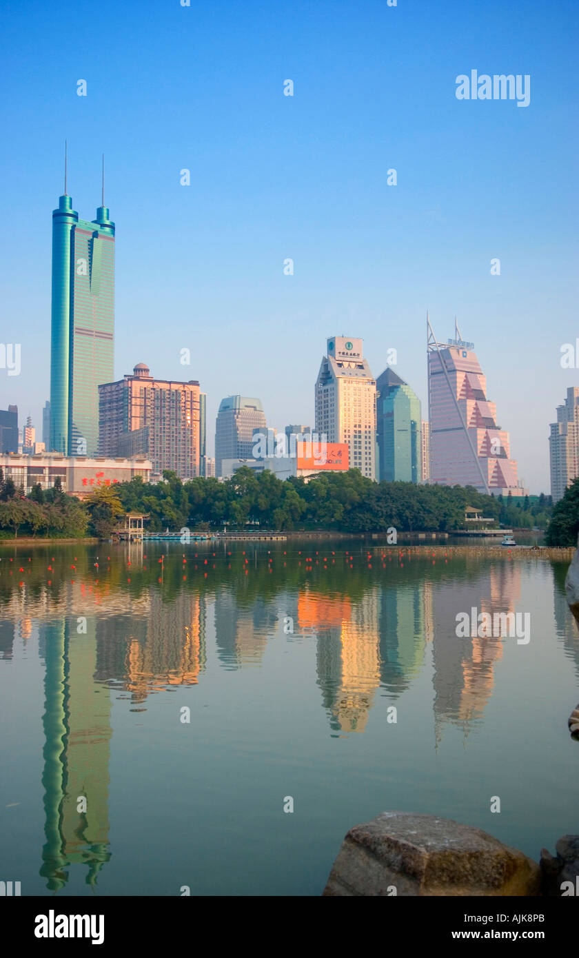 Park with skyline view Cut Out Stock Images & Pictures - Alamy