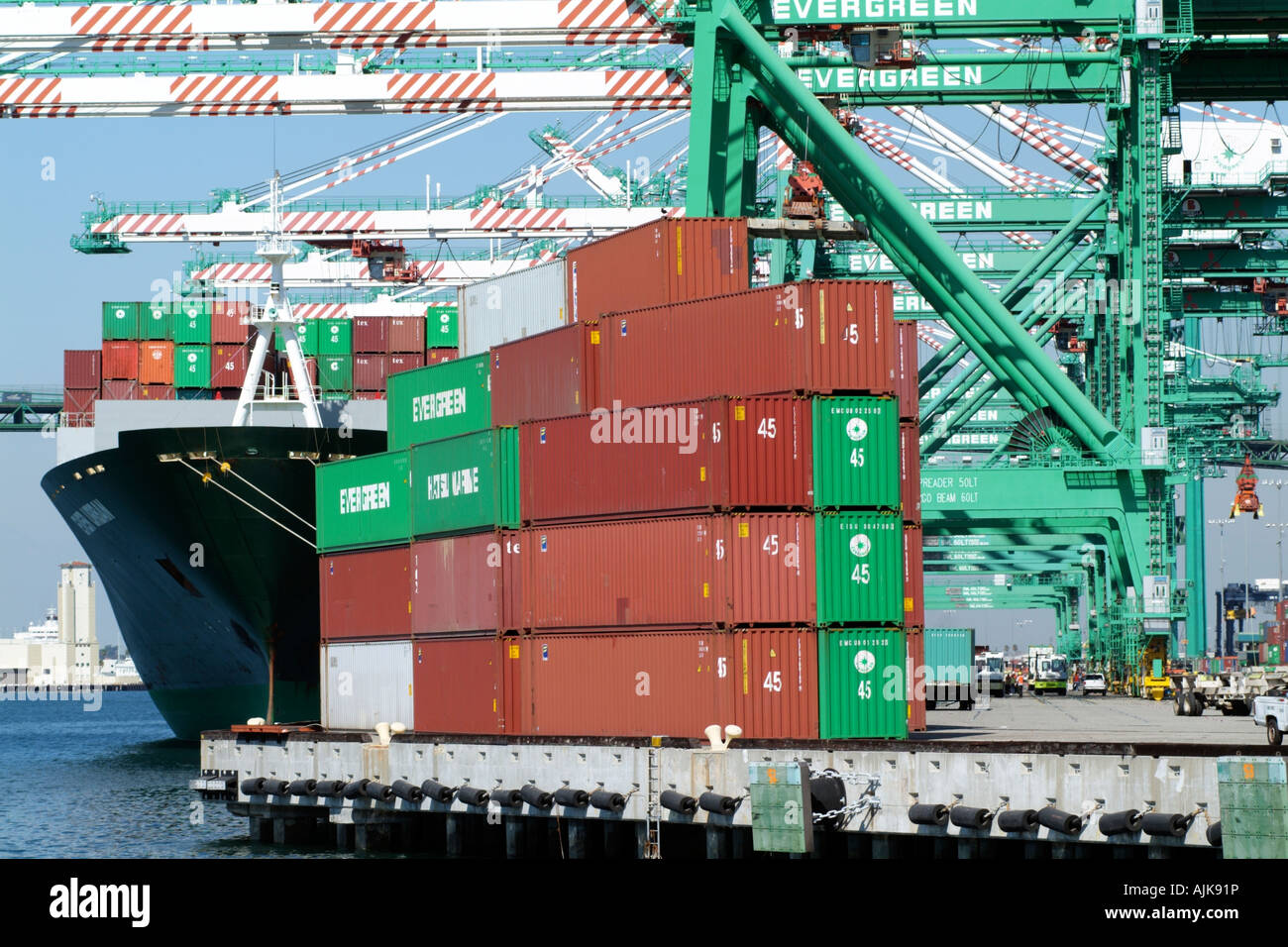 Evergreen container terminal hi-res stock photography and images - Alamy