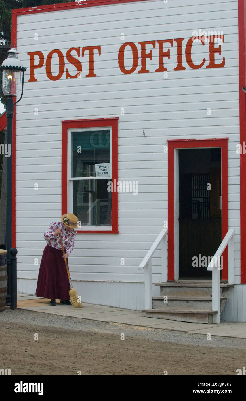 Old fashioned post office hi-res stock photography and images - Alamy