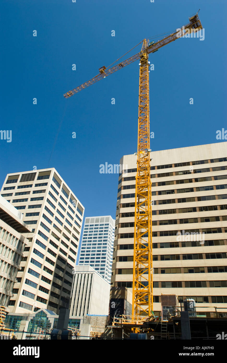 Crane towers office buildings hi-res stock photography and images - Alamy