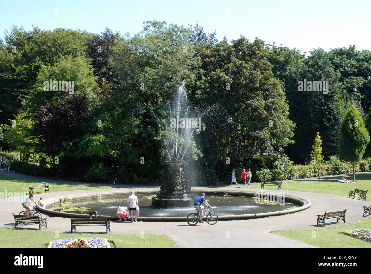 Avenham Park Fountain Preston, Lancashire Stock Photo - Alamy
