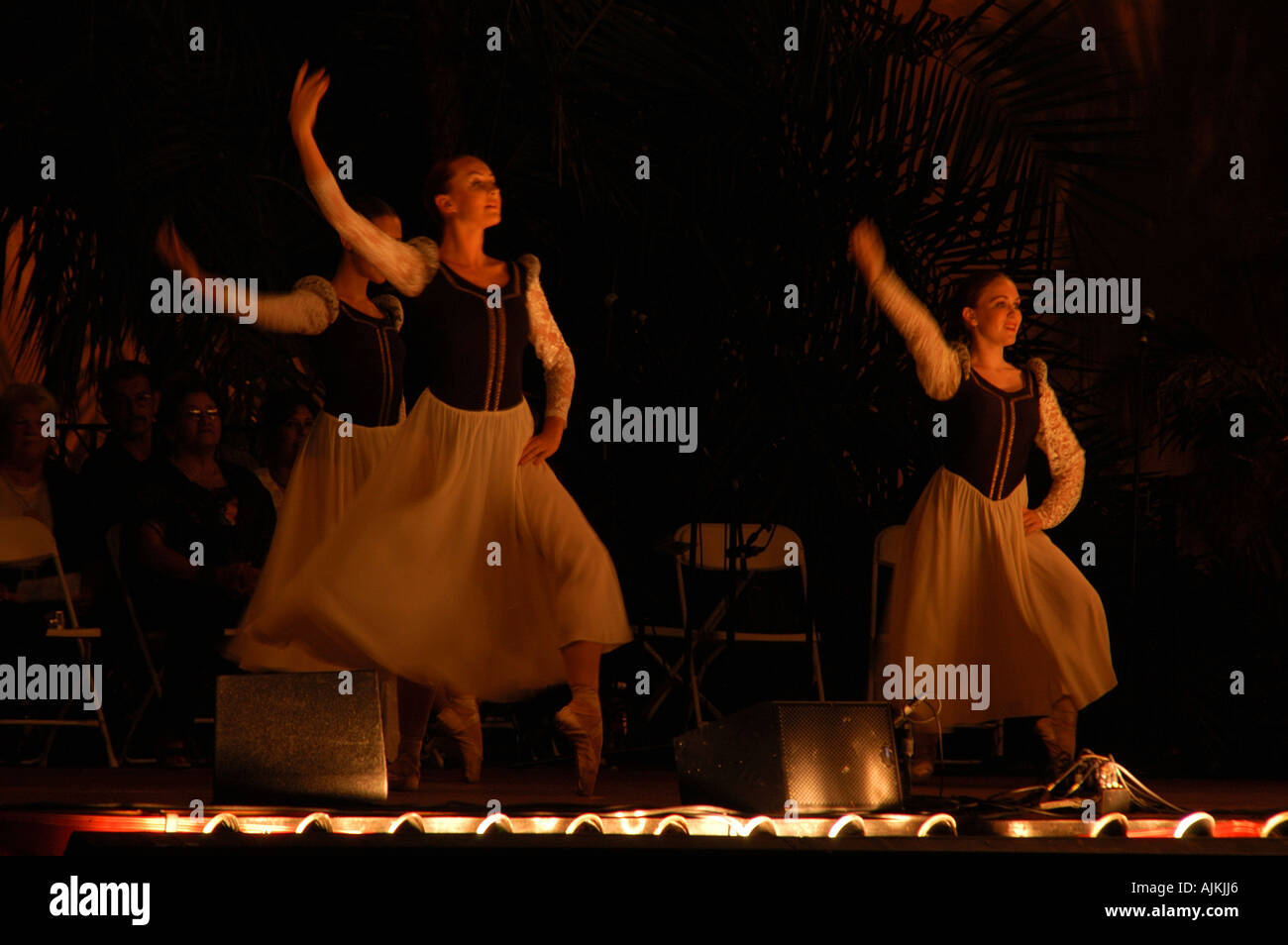 Fiesta dancers hi-res stock photography and images - Alamy