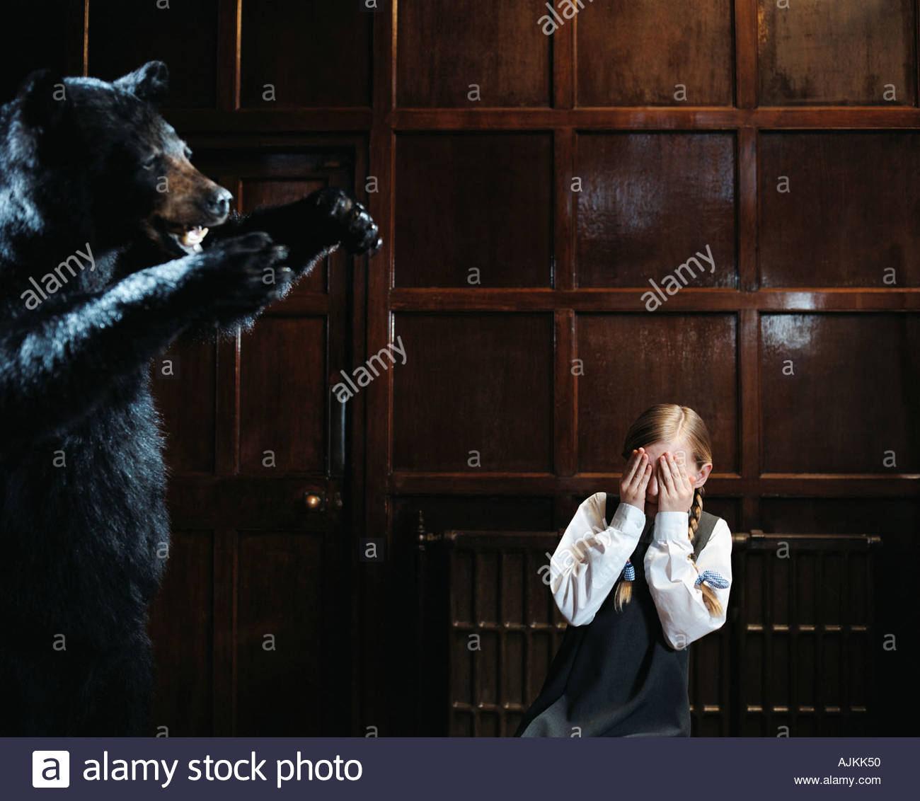 Attacking Bear Stock Photos & Attacking Bear Stock Images - Alamy