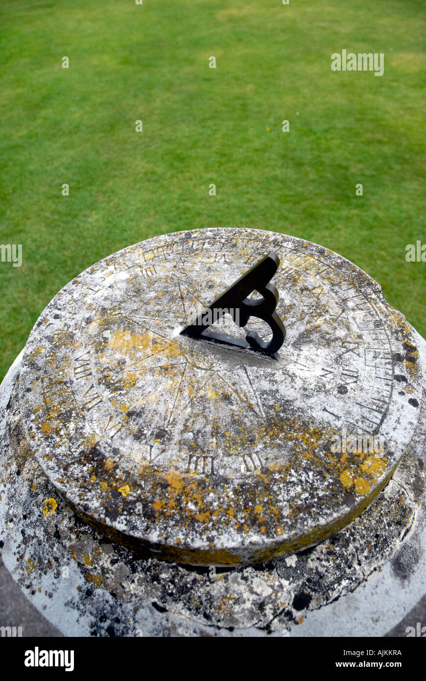 Sundial marker hi-res stock photography and images - Alamy